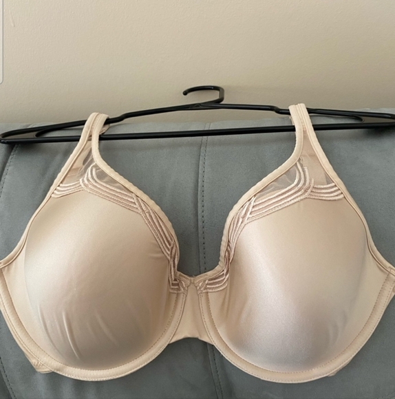 Wacoal | Intimates & Sleepwear | 23 Wacoal Cream Underwire Bra | Poshmark